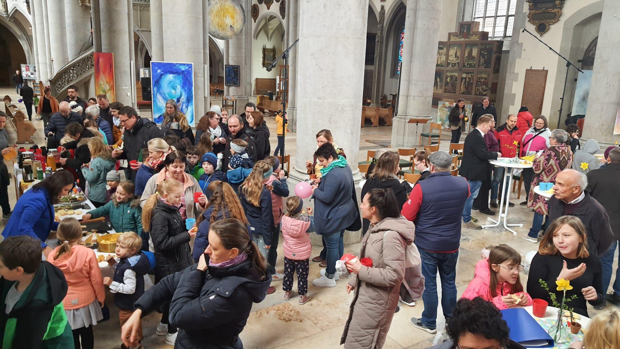 "Heldenhafte" Kirche Kunterbunt||Donau-Ries-Aktuell